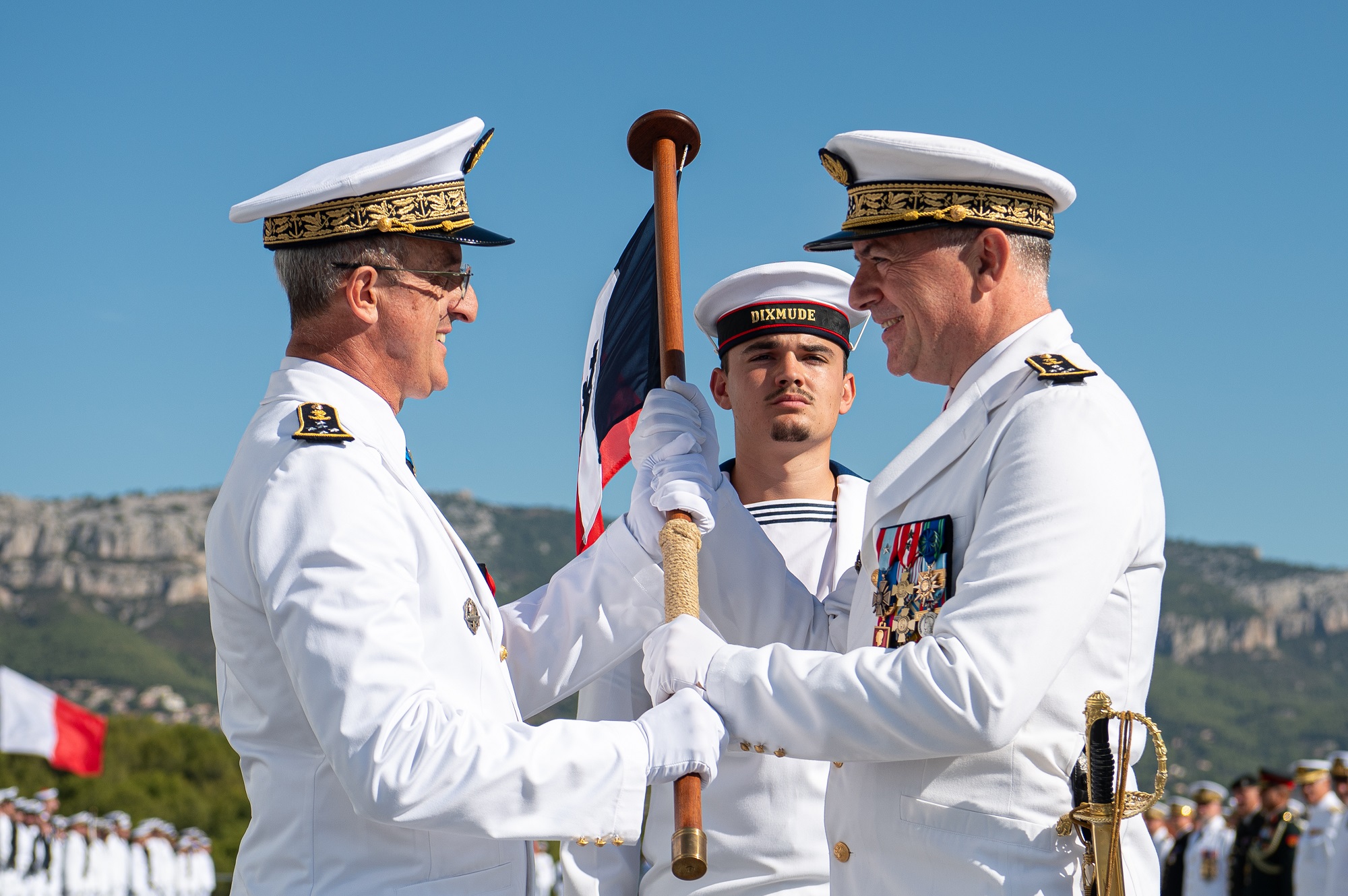 L’amiral Nicolas Vaujour succède à l’amiral Pierre Vandier et prend la ...